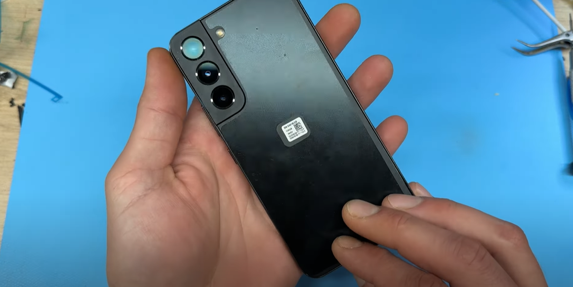 DIY vs. Professional Galaxy S22 Charging Port Repair